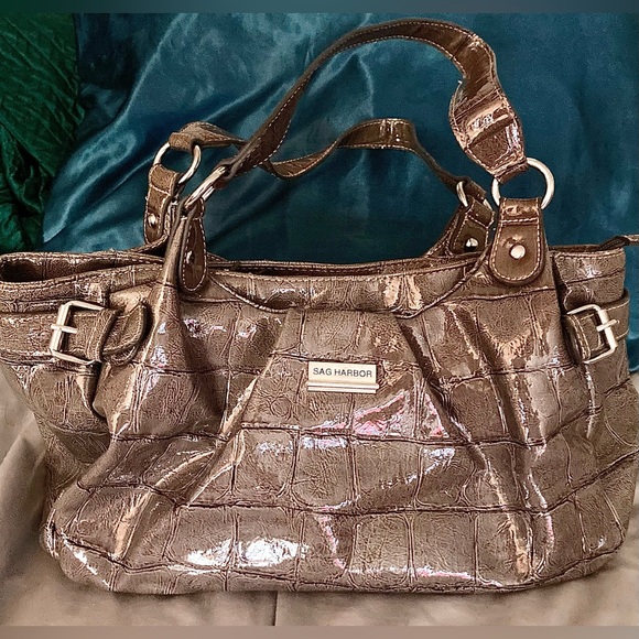 Sag Harbor | Bags | Vintage Sag Harbor Faux Patent Alligator Handbag ...